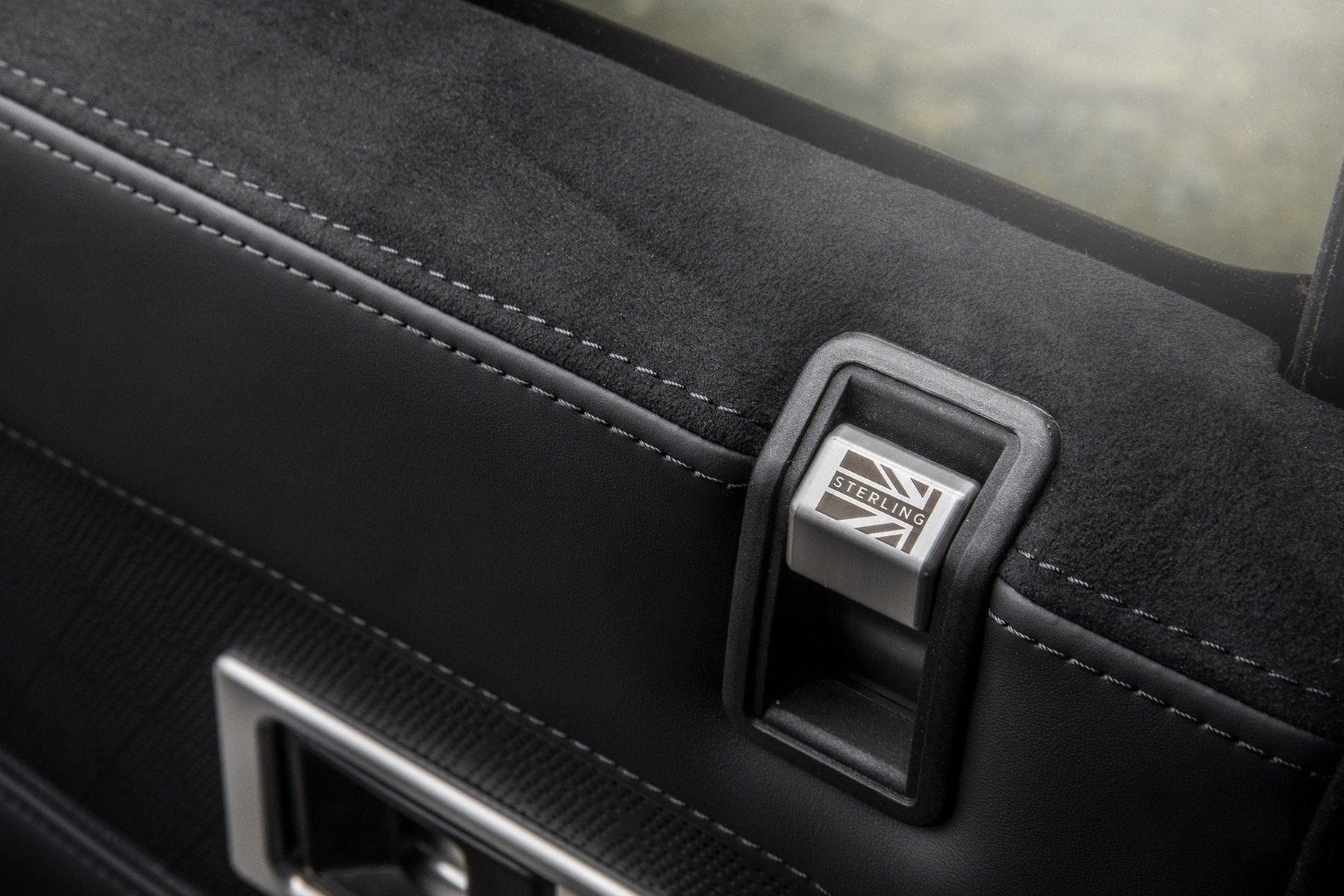 Land Rover Classic Defender 110 Interior Conversion: Blade Design ...